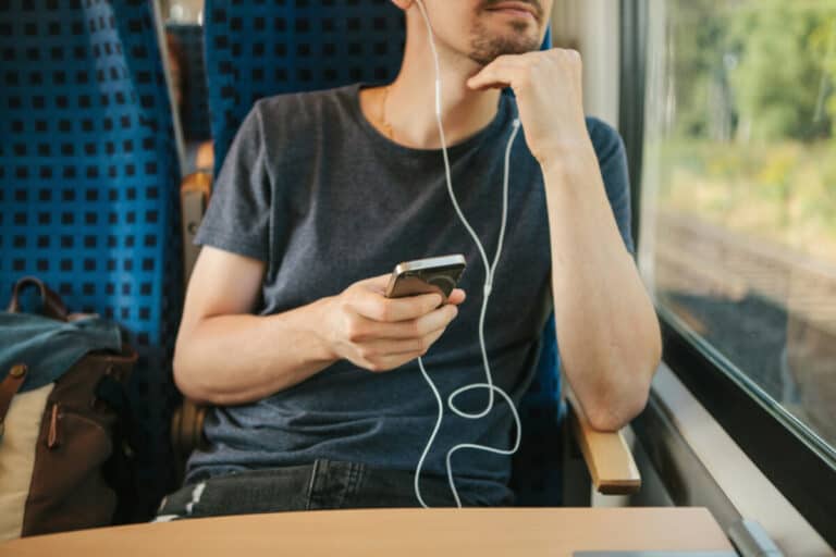 best-podcasts-to-learn-spanish-latin-american-life-and-there-you-have